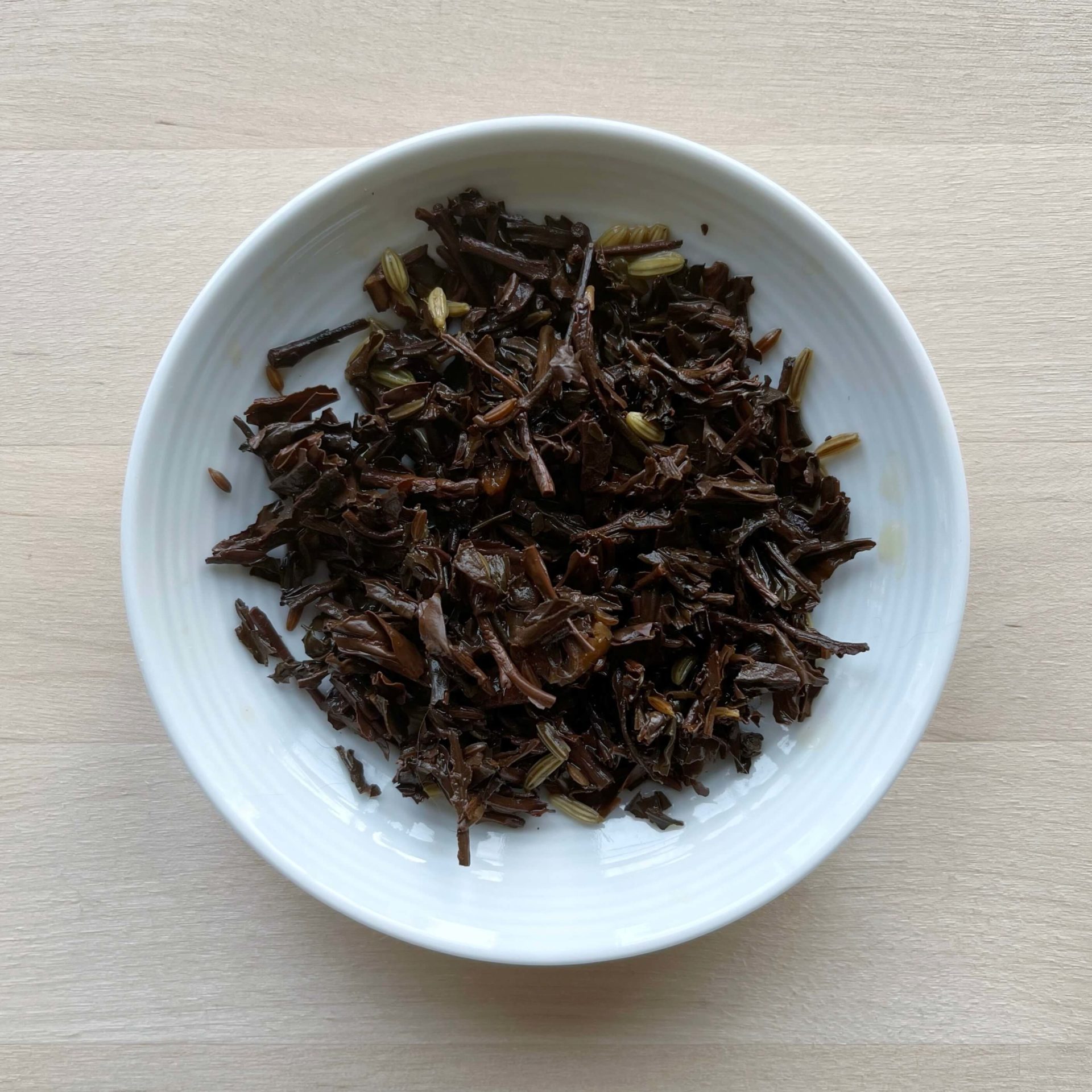 August Uncommon Tea's Dots and Loops | Tea Review - Tea in Spoons